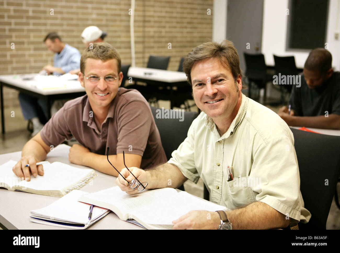 Group students friendly study discussion hi-res stock photography and ...