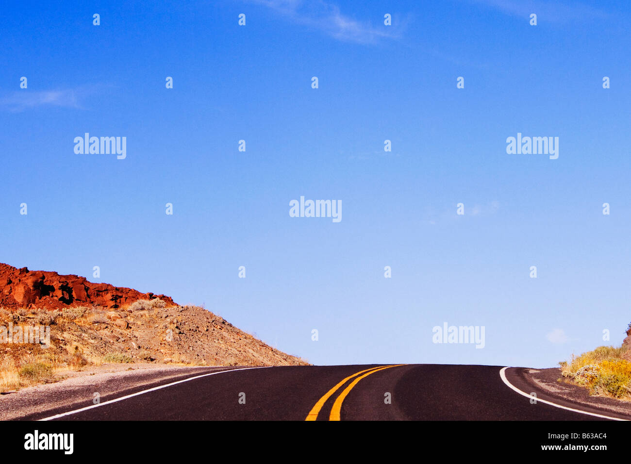 Road passing through landscape hi-res stock photography and images - Alamy