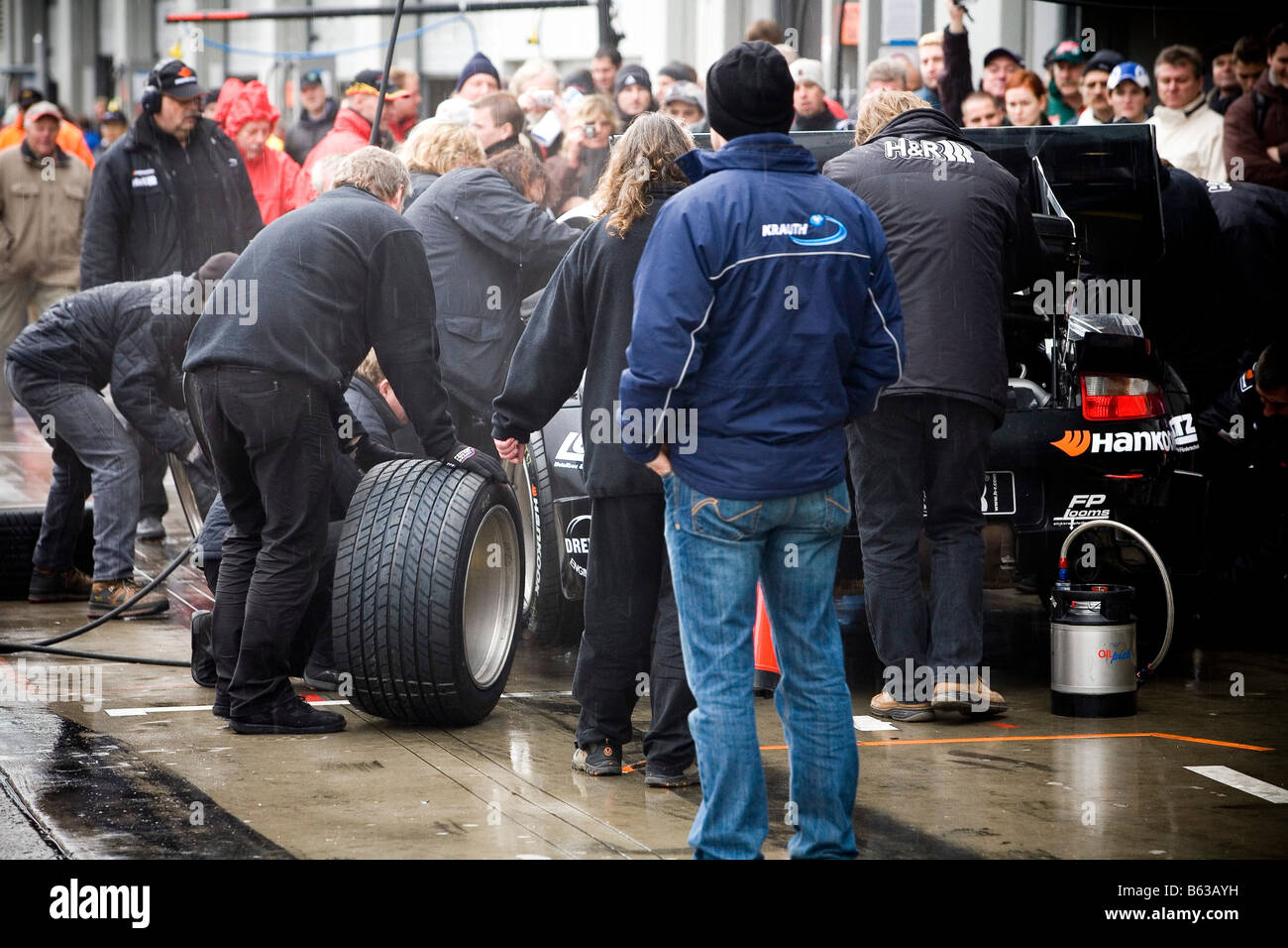 Pit lane hi-res stock photography and images - Alamy