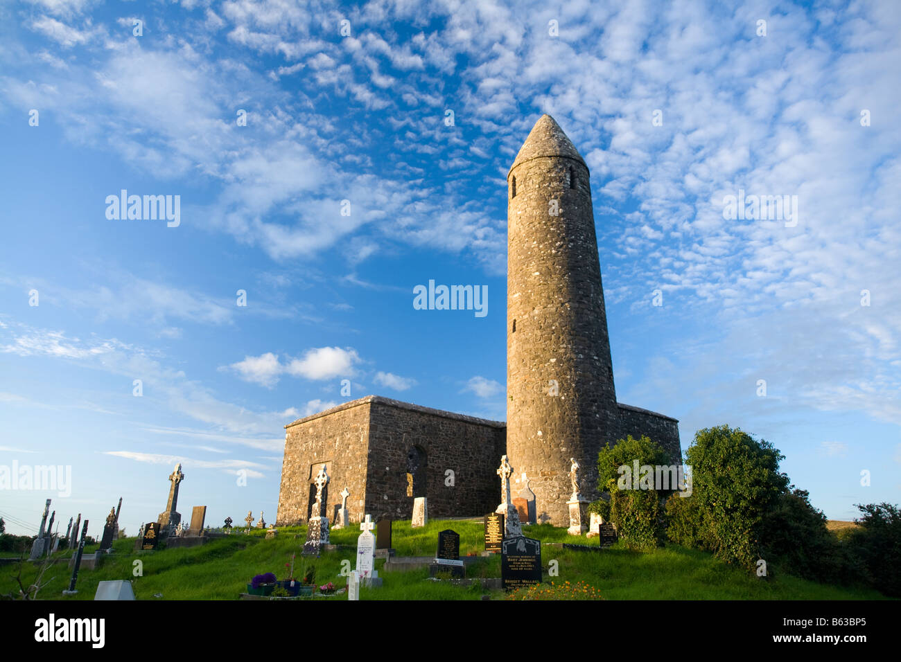 Ancient irish church hi-res stock photography and images - Alamy