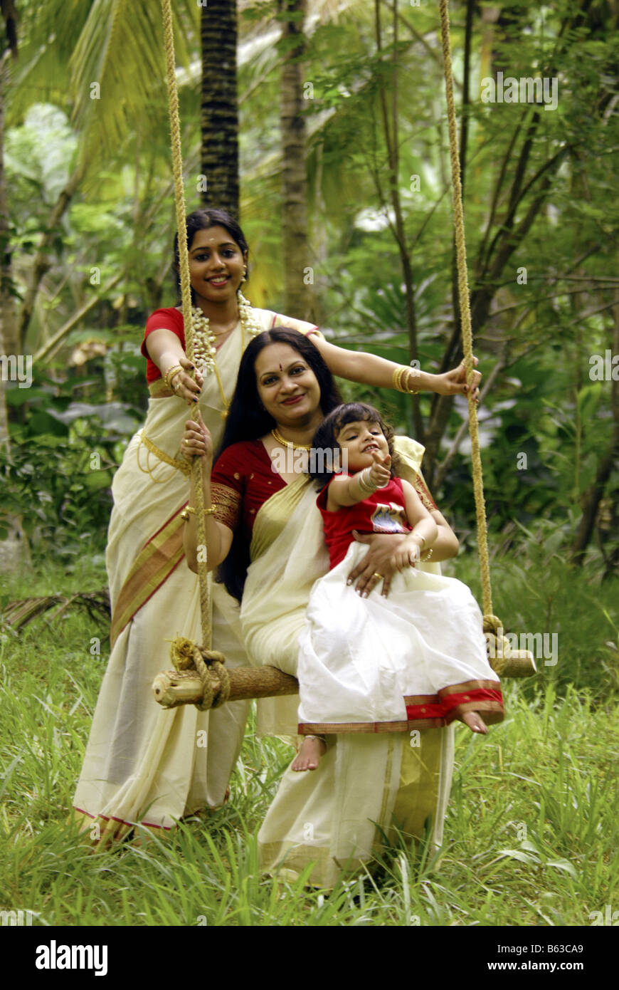 MODELS FROM KERALA IN TRADITIONAL ATTIRE DURING ONAM Stock Photo - Alamy