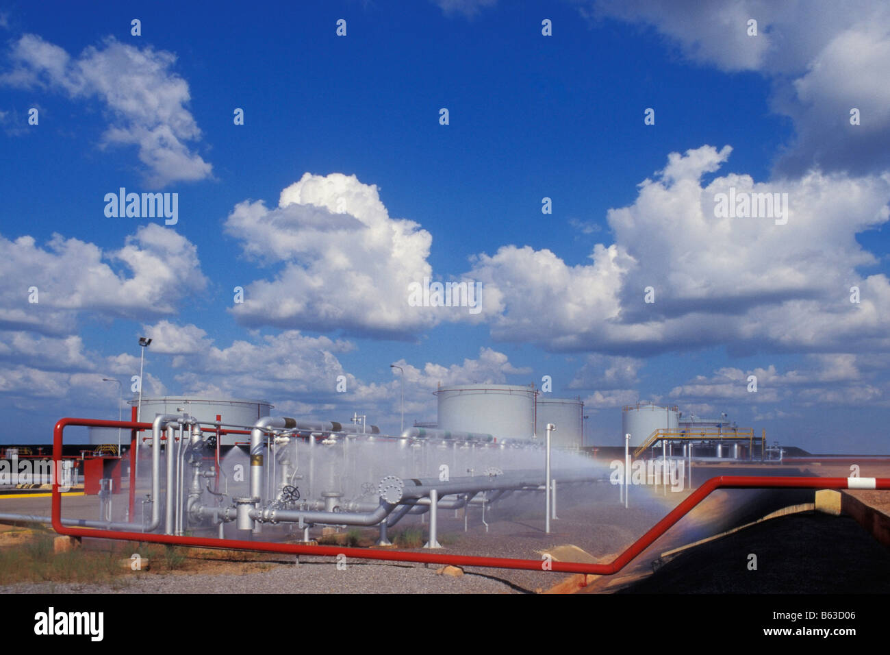 Storage tanks at an oil refinery Stock Photo - Alamy