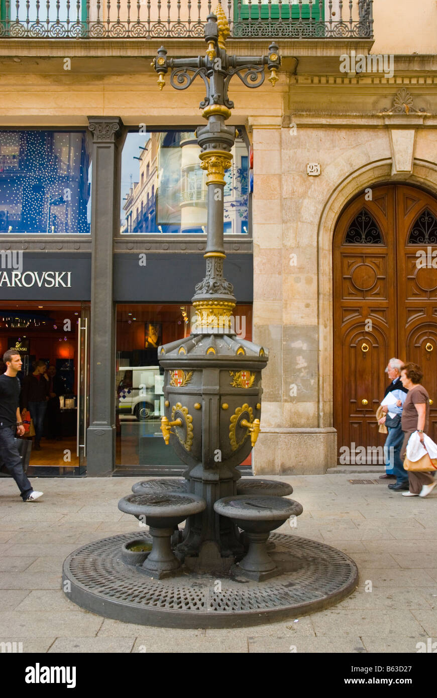 Avinguda Portal de L Angel pedestrian shopping street in central ...