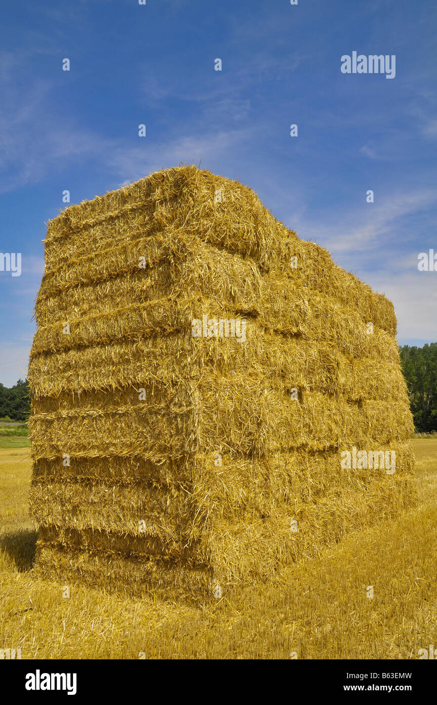 Rick of straw hi-res stock photography and images - Alamy
