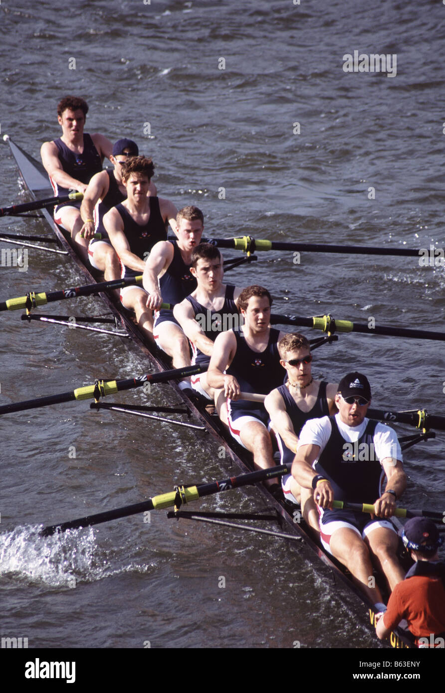 Pulling narrow boat hi-res stock photography and images - Alamy