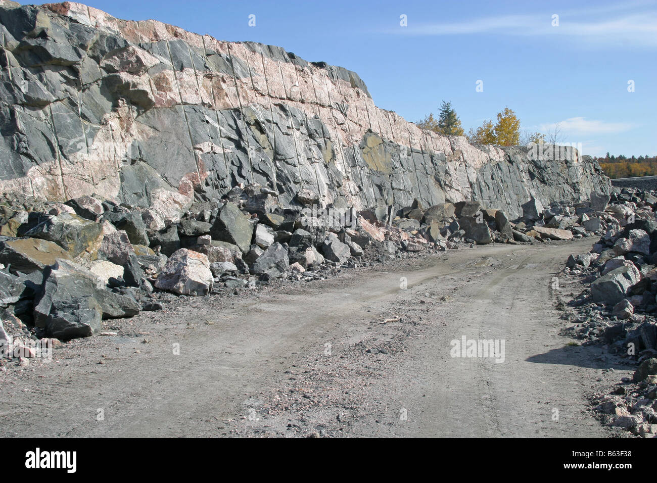 Cliff road hi-res stock photography and images - Alamy