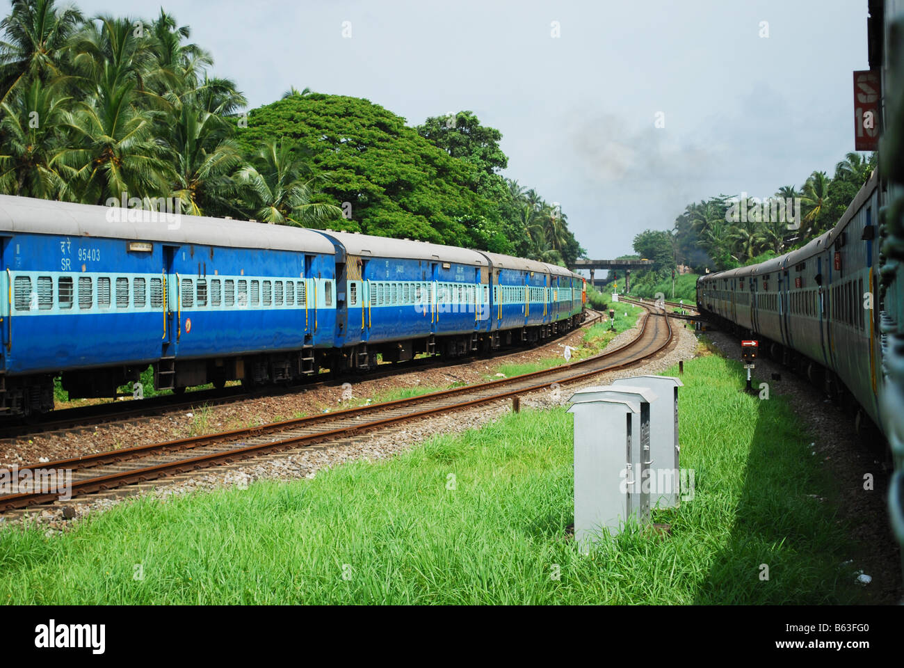 Two trains hi-res stock photography and images - Alamy