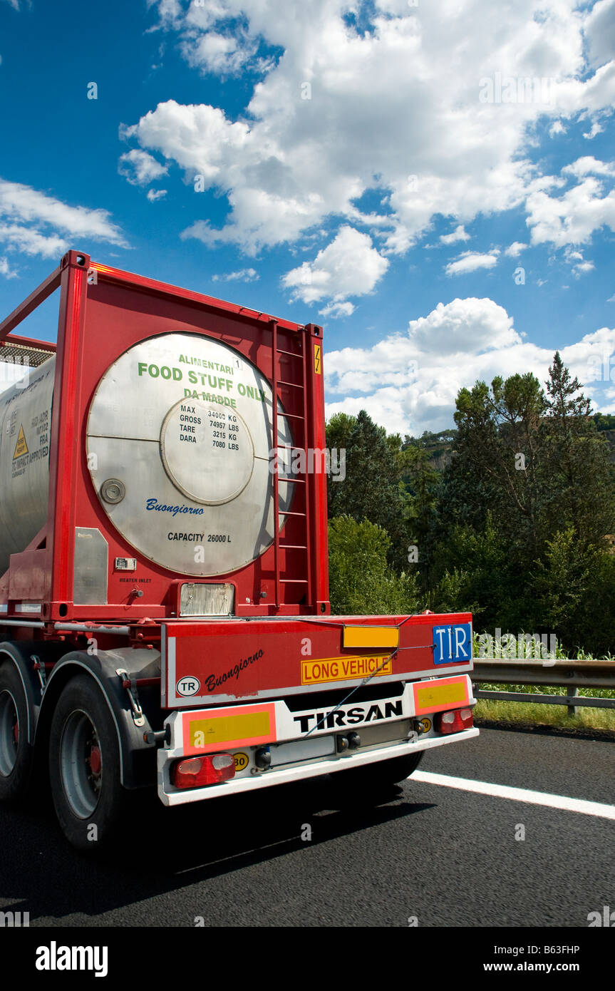 Italian lorry hi-res stock photography and images - Alamy