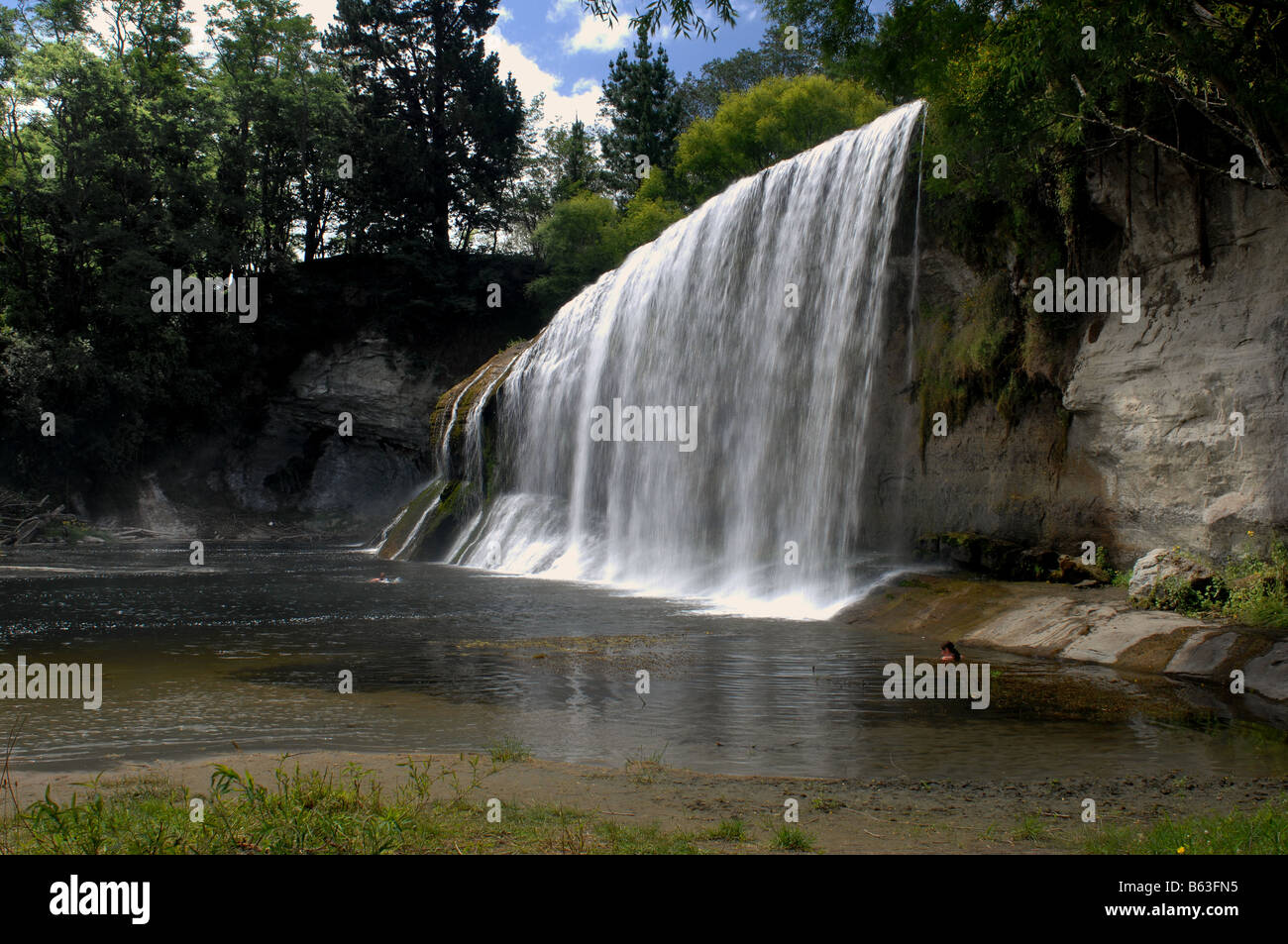 Rere waterfall new zealand hi-res stock photography and images - Alamy
