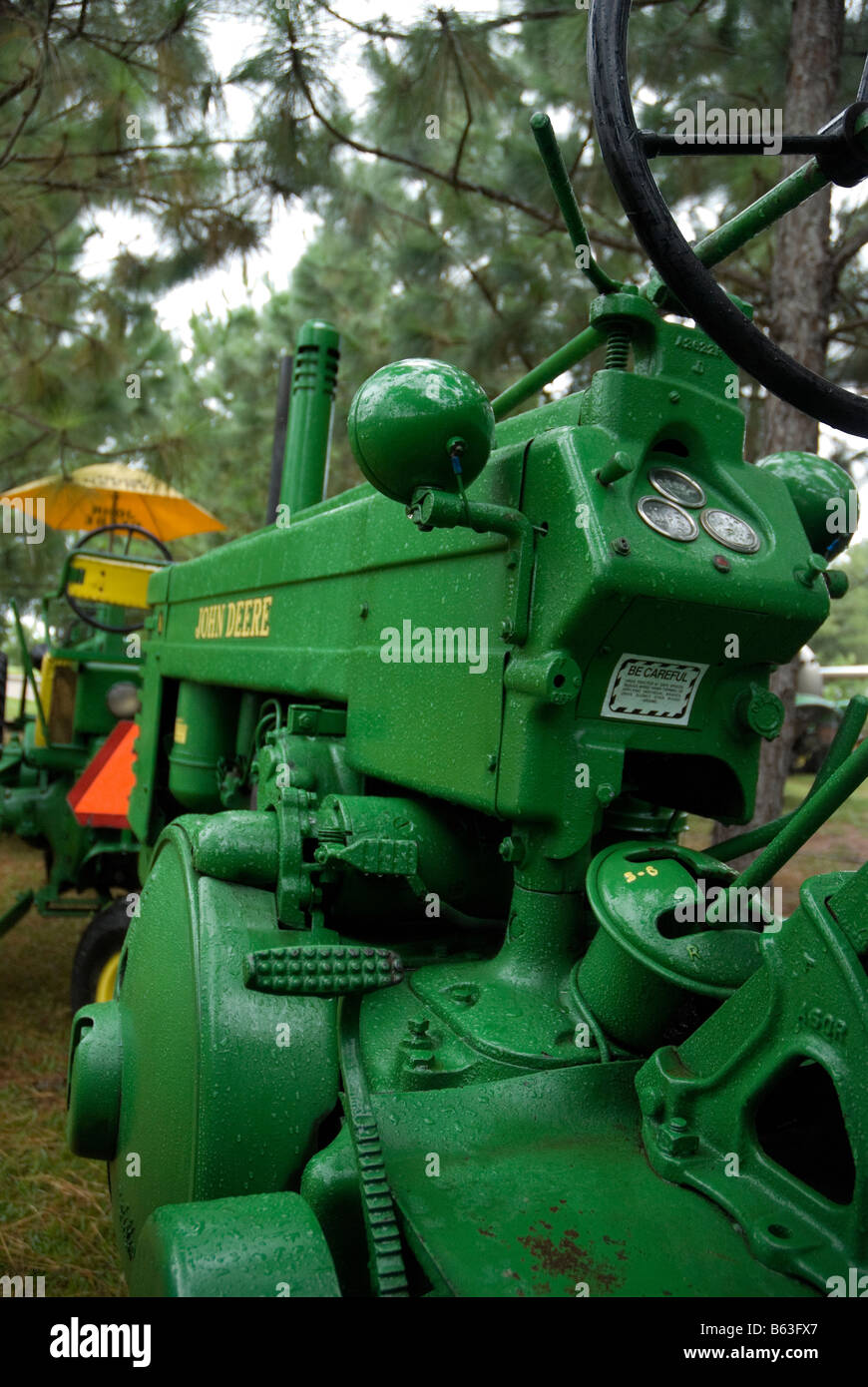 Old restored john deere tractor hi-res stock photography and images - Alamy