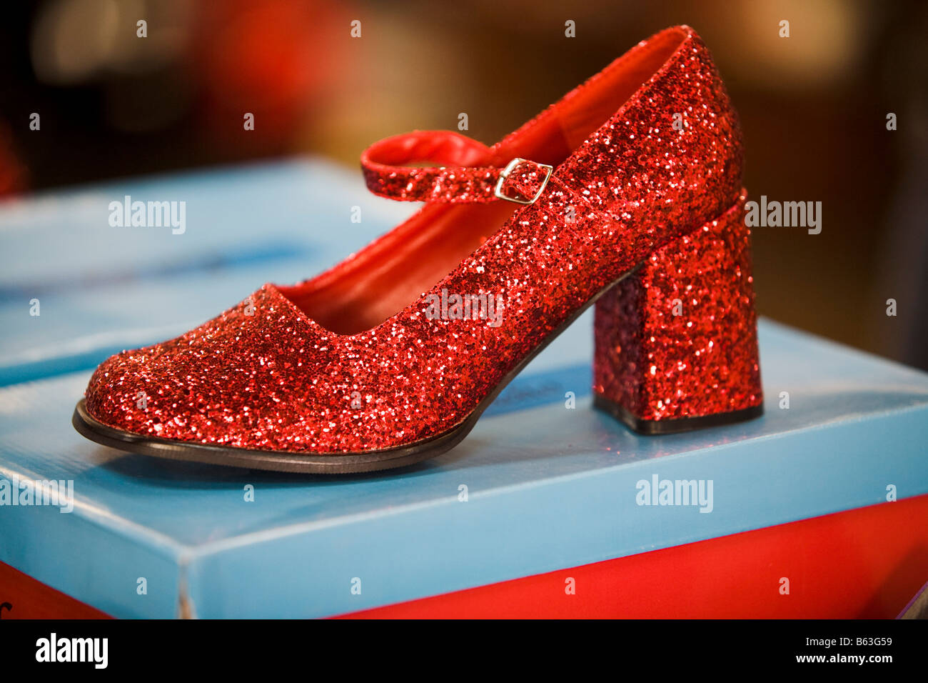 Ruby red slippers hi-res stock photography and images - Alamy