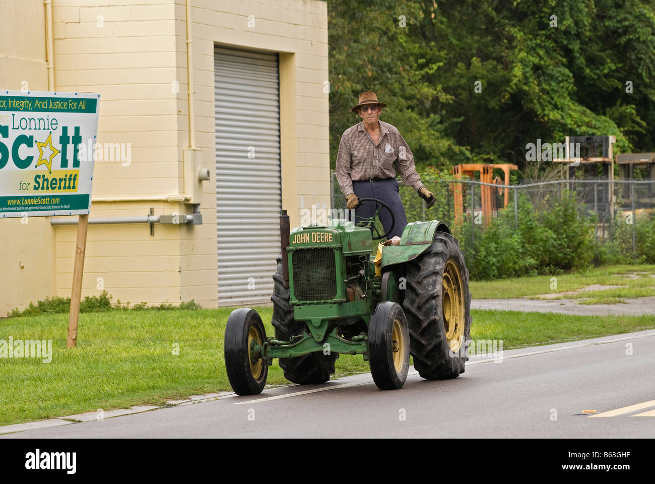Tractor parade hi-res stock photography and images - Alamy