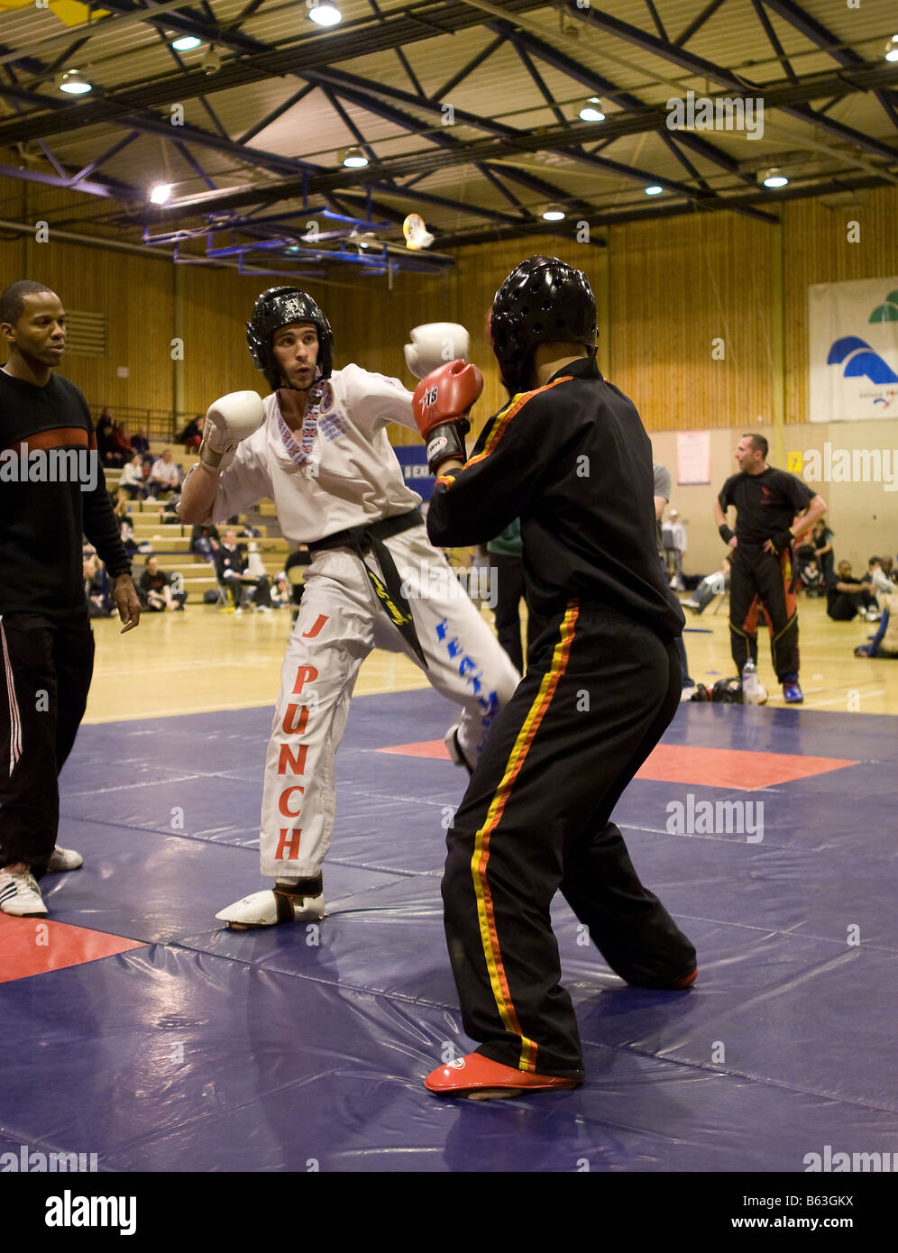 Karate competition judge hi-res stock photography and images - Alamy