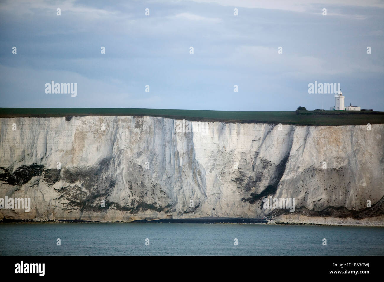 dover white cliffs lighthouse english channel Stock Photo - Alamy