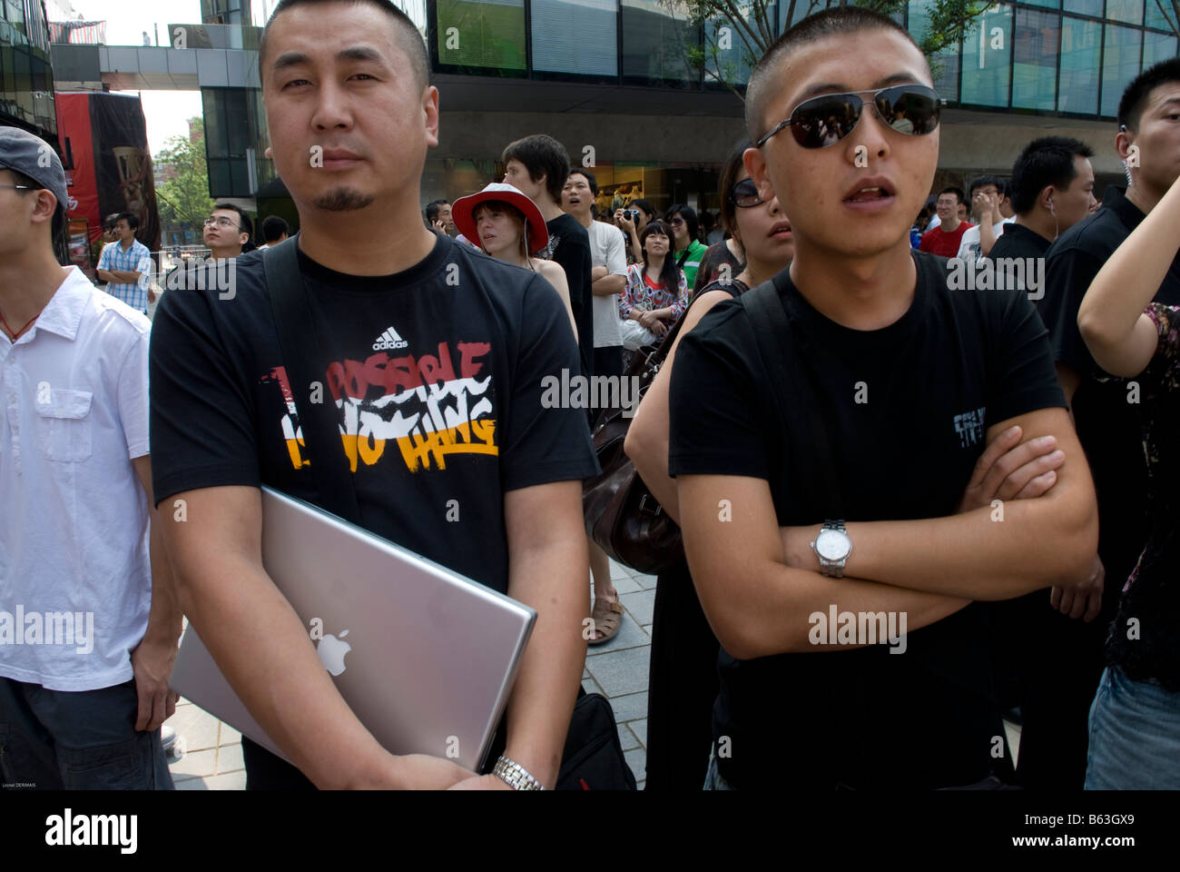 First Beijing Apple store opening in the Sanlitun new shopping center ...