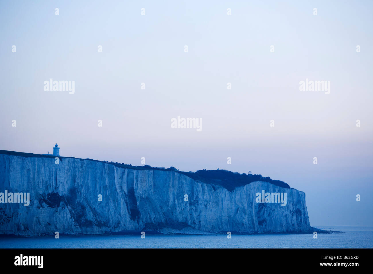 White cliffs dover lighthouse hi-res stock photography and images - Alamy