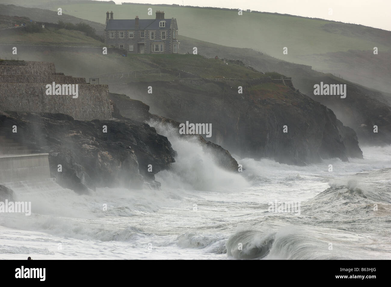 Porthleven storm hi-res stock photography and images - Alamy