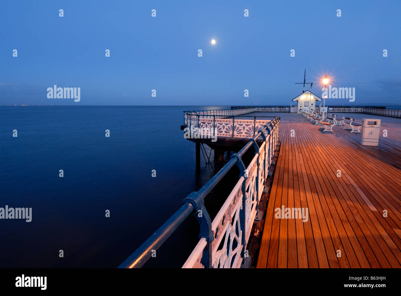 Welsh coast night hi-res stock photography and images - Alamy