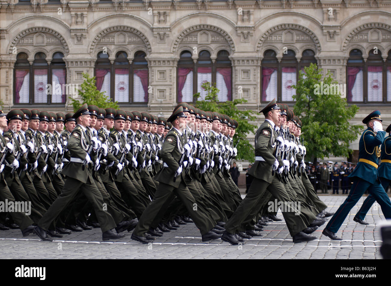 Armed Forces of the Russian Federation stepped across the Red Square ...