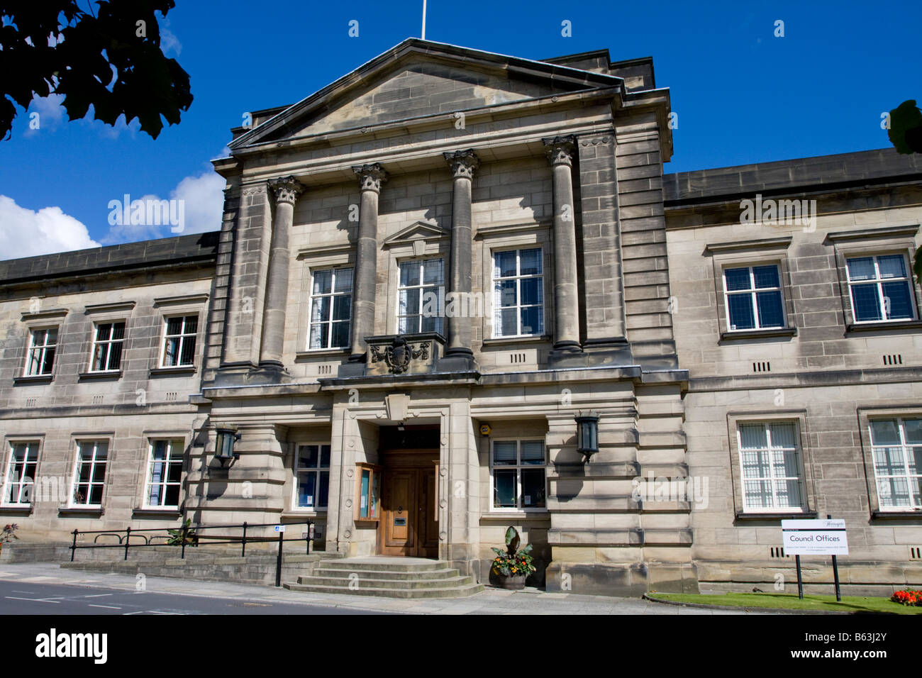 Harrogate town yorkshire uk hi-res stock photography and images - Alamy