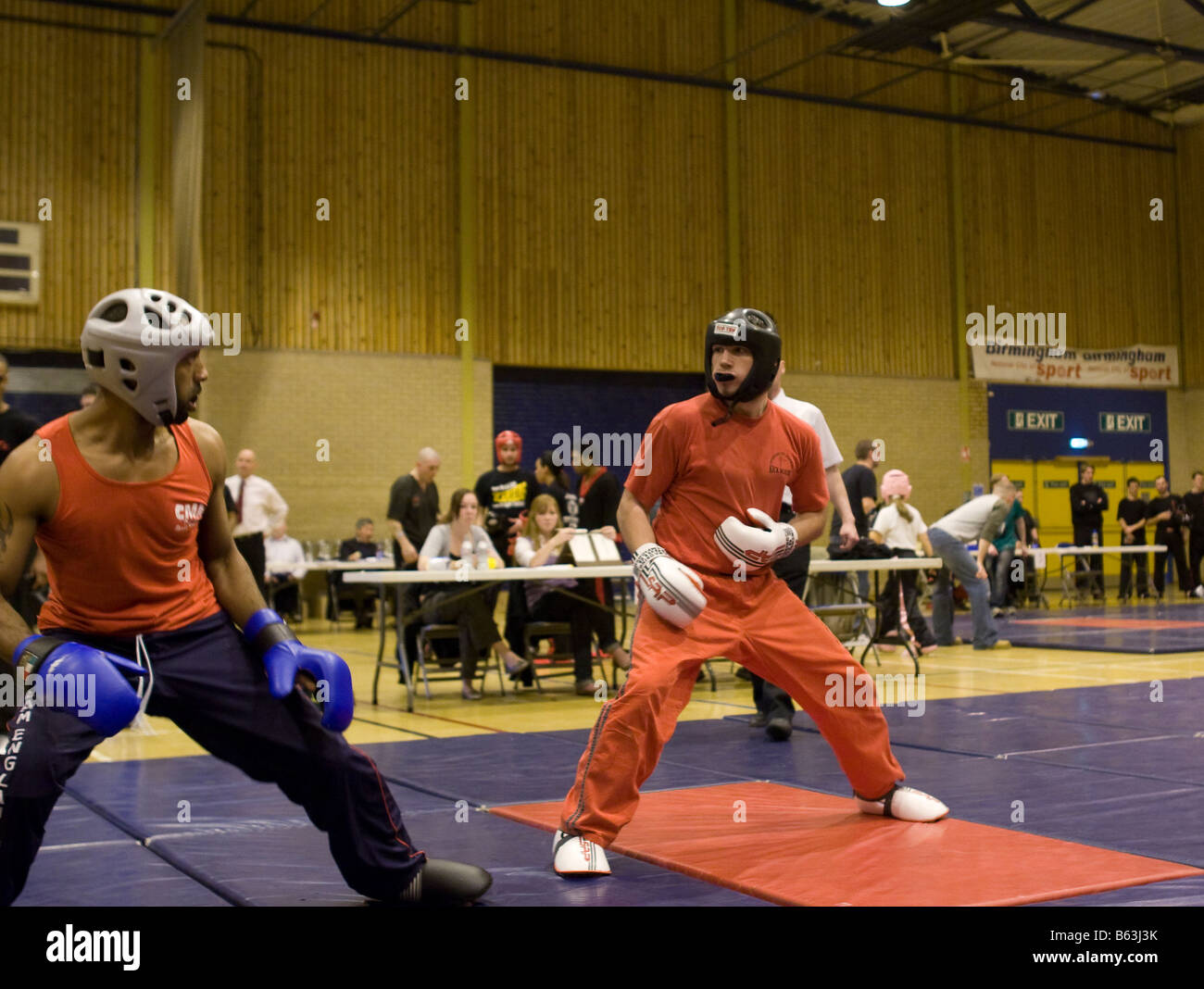 Kung fu fighting hi-res stock photography and images - Alamy