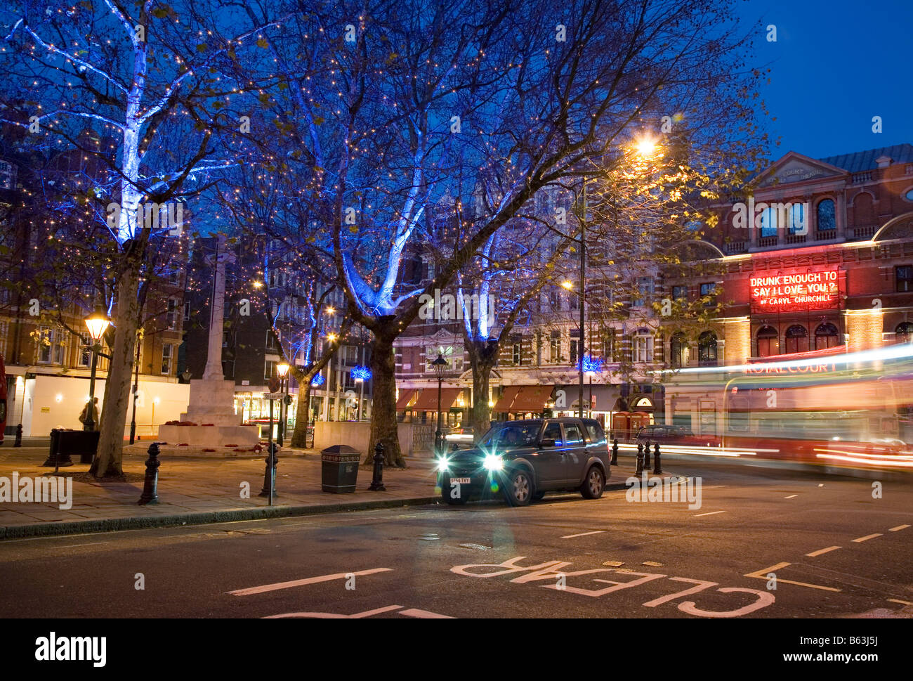 Christmas lights in sloane square hi-res stock photography and images ...