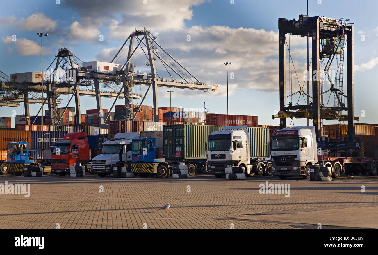 Intermodal tranpsort hi-res stock photography and images - Alamy