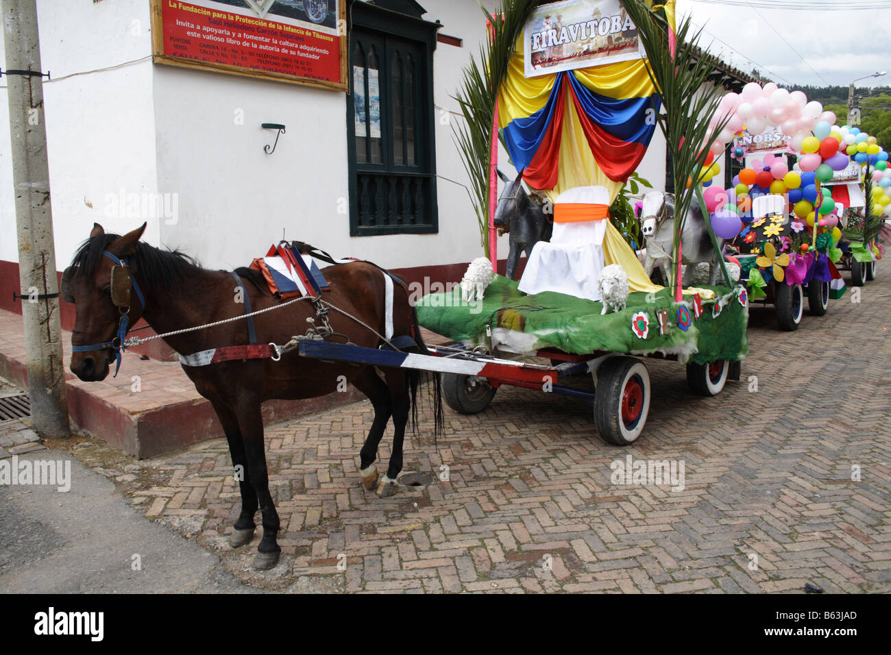 horse with a wagon decorated for a parade, Tibasosa, Boyacá, Colombia ...