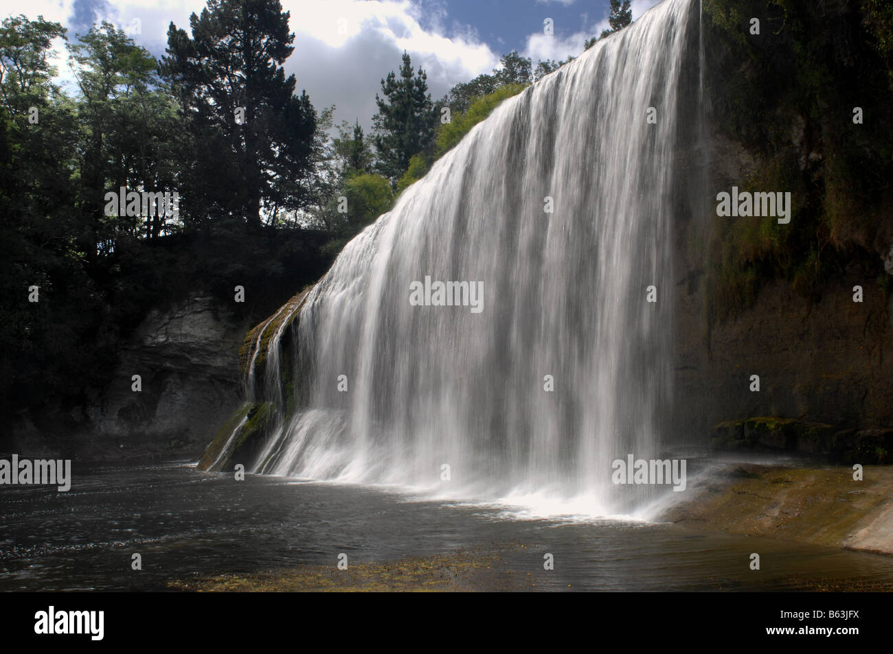 Rere waterfall new zealand hi-res stock photography and images - Alamy