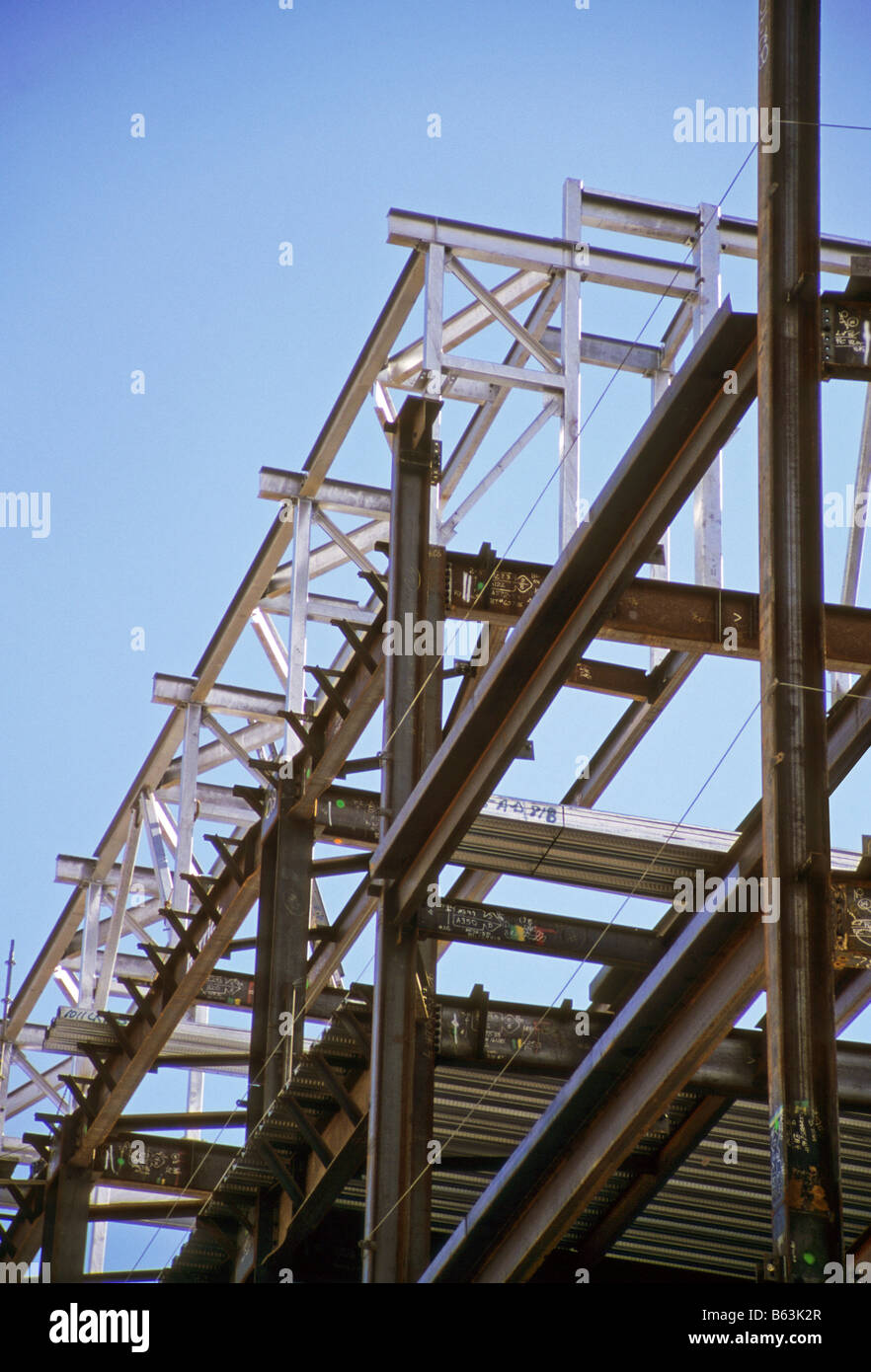 Steel skeleton of tall building under construction Stock Photo - Alamy