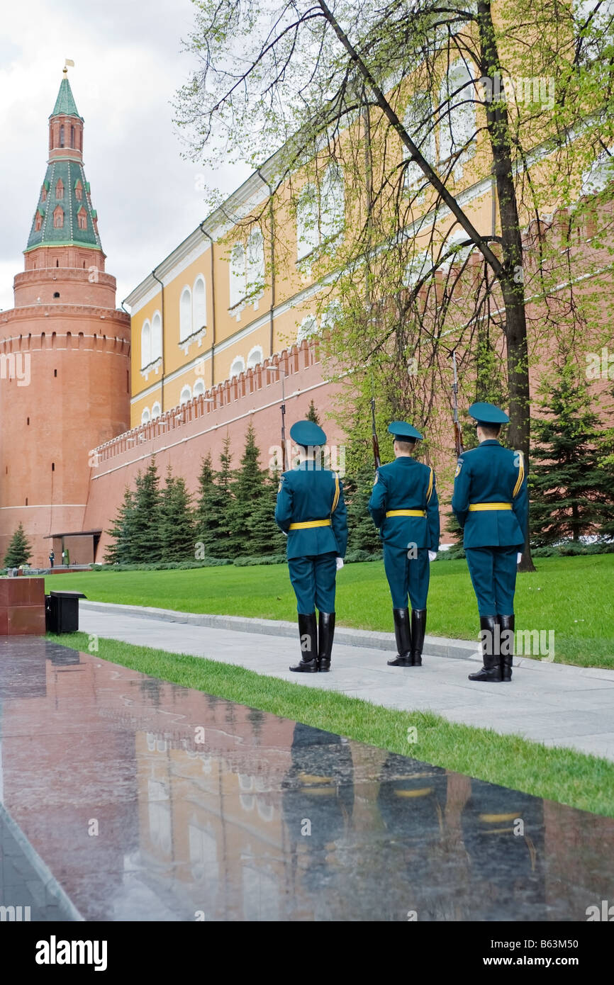 Changing of the Kremlin Guard at the Tomb of the Unknown Soldier in ...