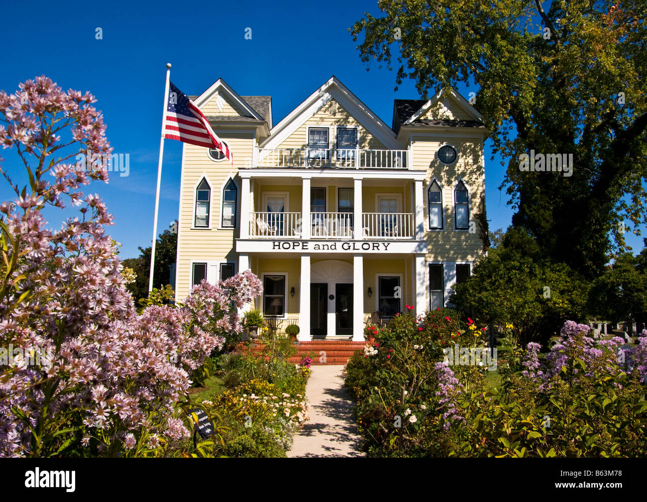 Hope & Glory traditional village Inn, Irvington, Virginia, USA Stock ...