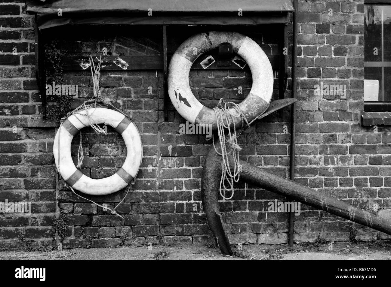 Anchor life ring gloucester docks hi-res stock photography and images ...