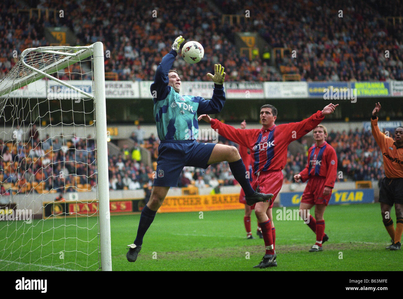 Crystal Palace Football Club goalkeeper Nigel Martyn Stock Photo - Alamy