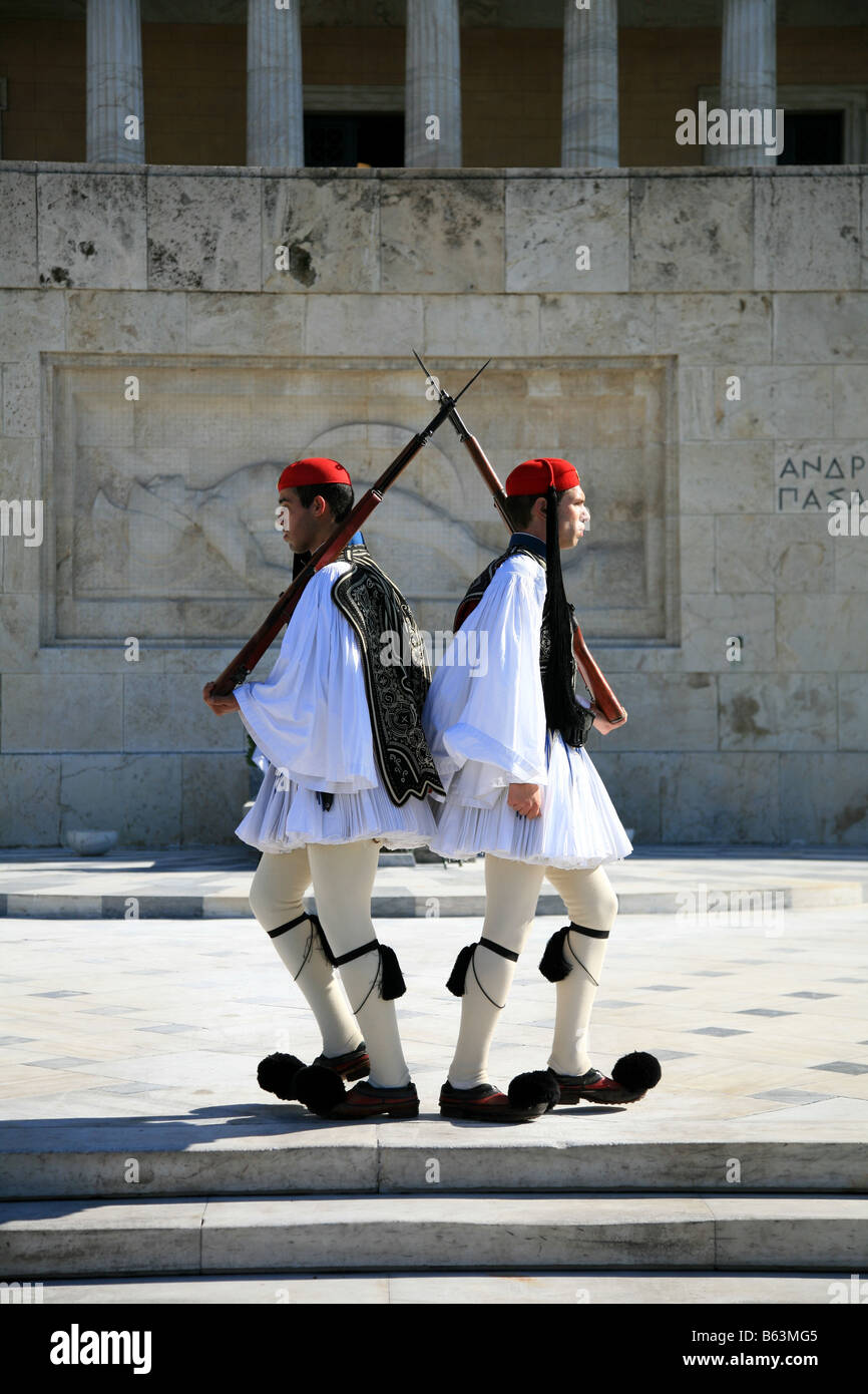 Crossed guns hi-res stock photography and images - Alamy