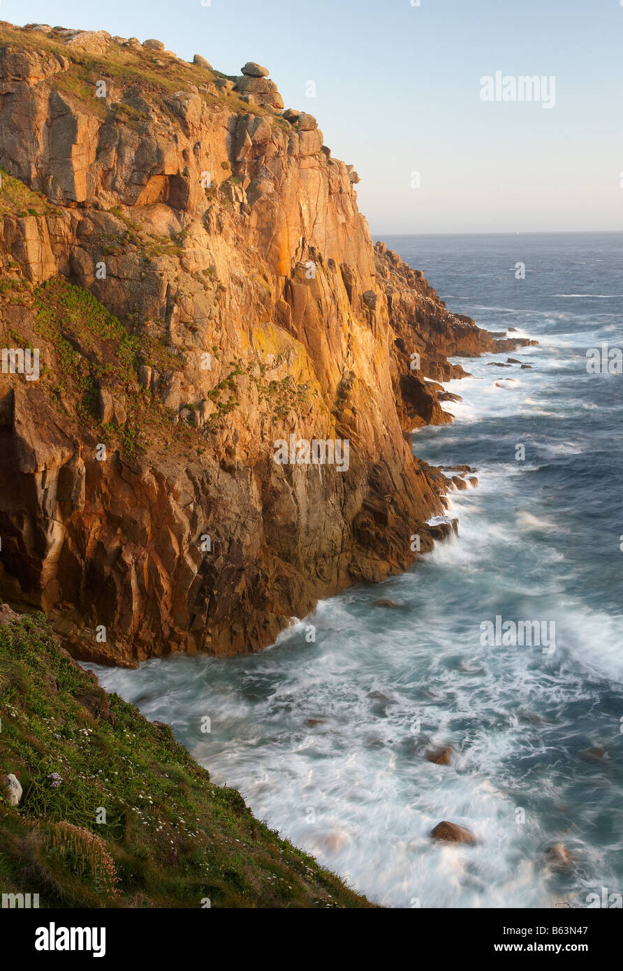 Cornish cliffs hi-res stock photography and images - Alamy