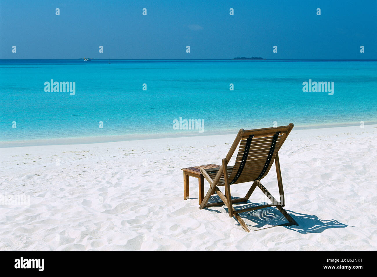 Shimmering beach maldives hi-res stock photography and images - Alamy