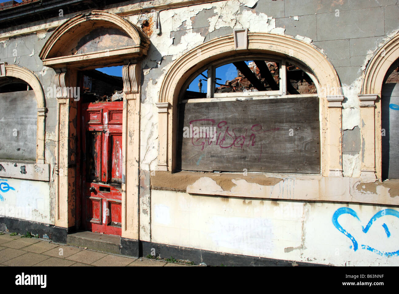 Derelict public house, Trafford Park, Manchester Stock Photo - Alamy