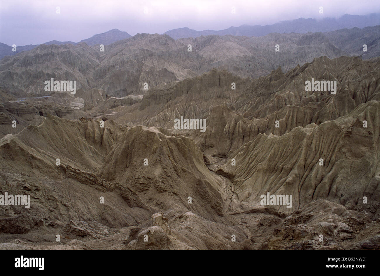 The arid and hostile landscape in south west Pakistan Stock Photo - Alamy