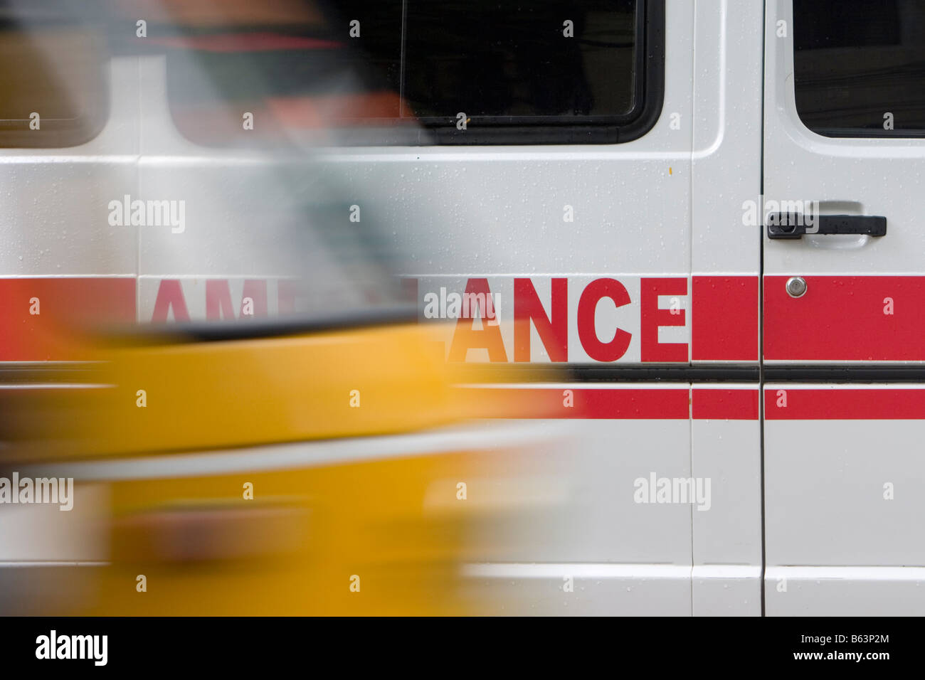 Speeding ambulance hi-res stock photography and images - Alamy
