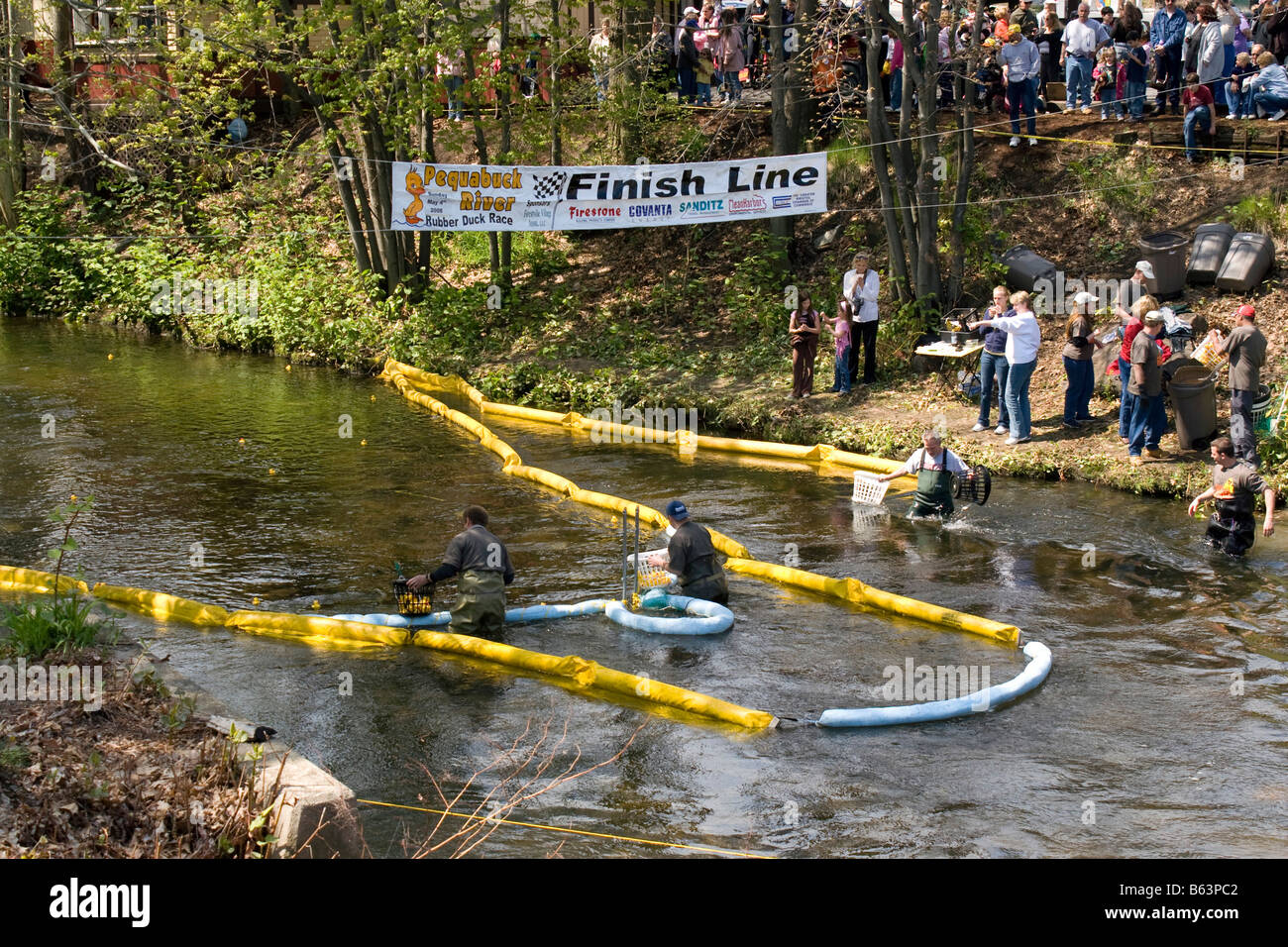 Rubber duck racing hi-res stock photography and images - Alamy