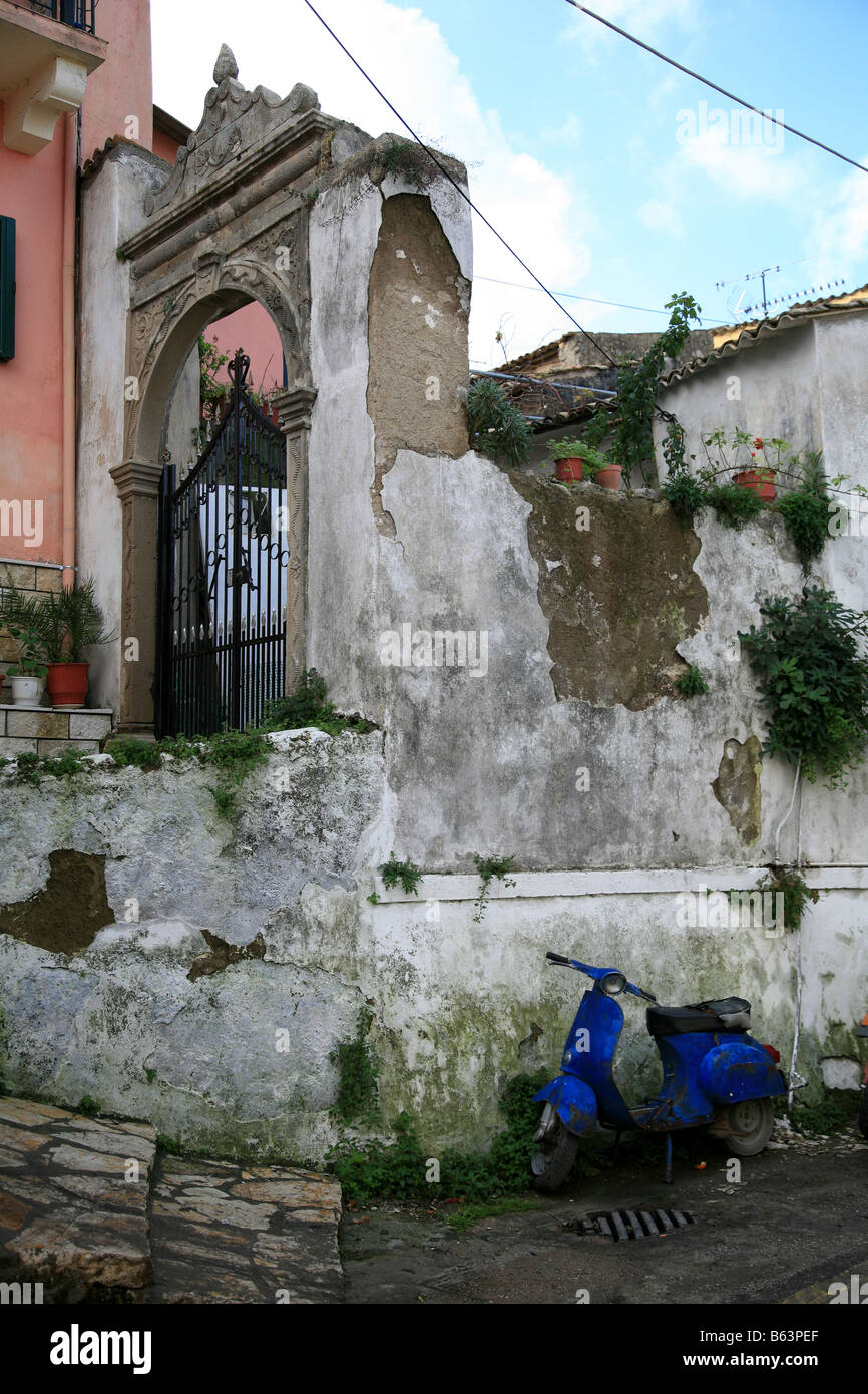 Tumble down hi-res stock photography and images - Alamy