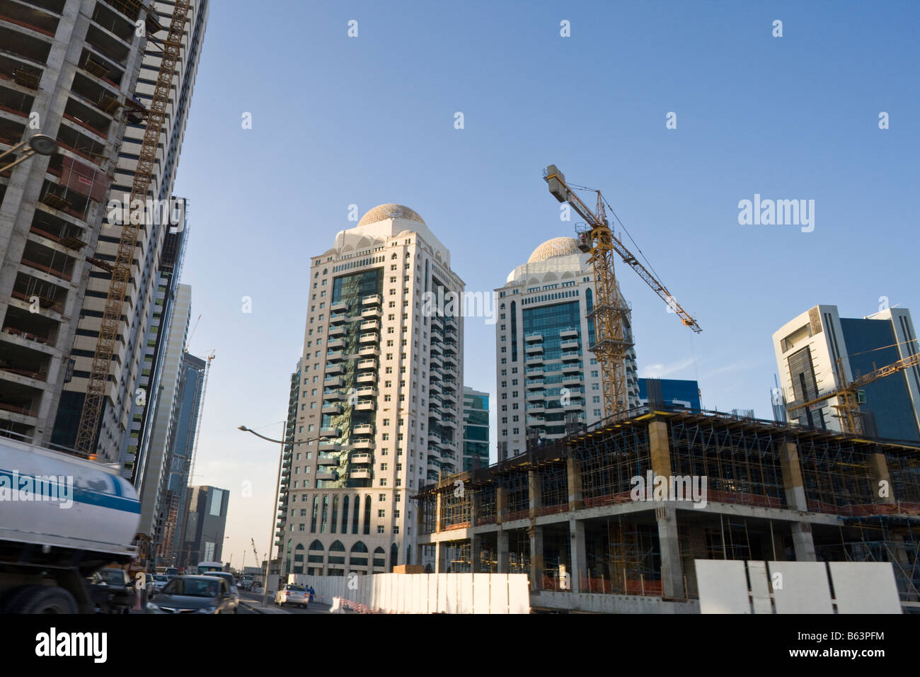 construction of highrise buildings in Doha, Qatar Stock Photo - Alamy