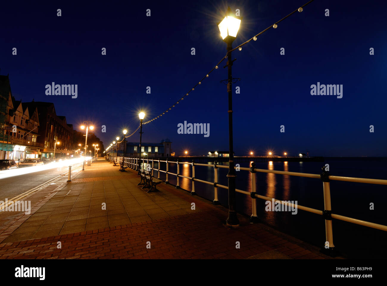 Penarth seafront hi-res stock photography and images - Alamy