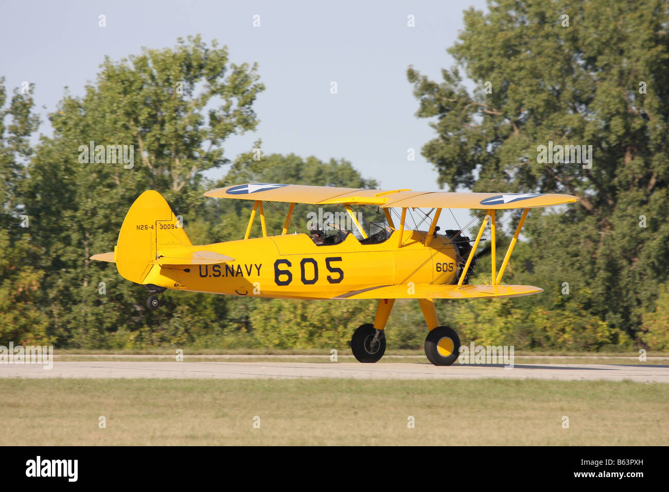 Single engine plane hi-res stock photography and images - Alamy