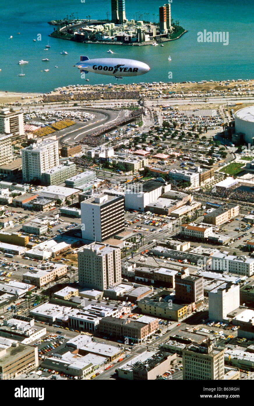 Goodyear building hi-res stock photography and images - Alamy