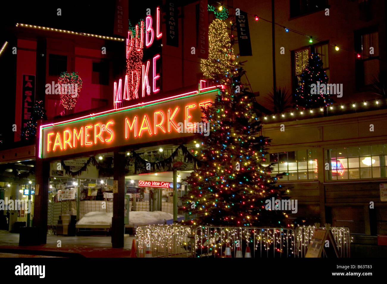A decorated Christmas Tree outside of Pike Place Market Seattle ...