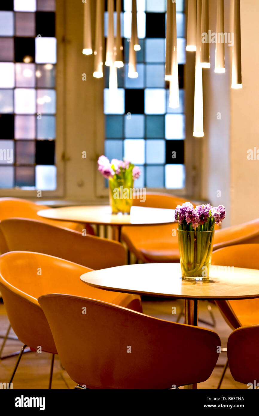 Modern style cafe hi-res stock photography and images - Alamy