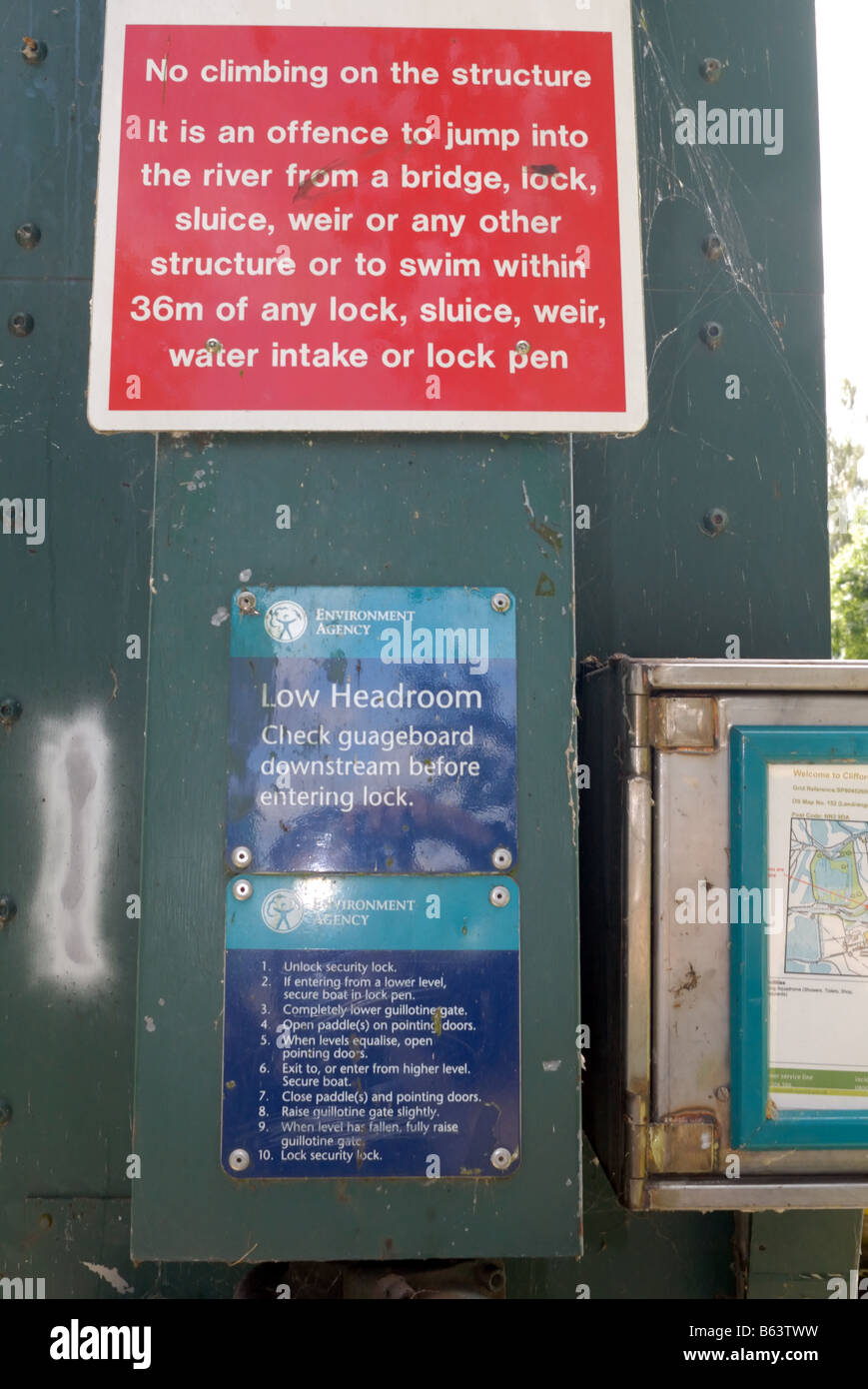 A guillotine lock hi-res stock photography and images - Alamy