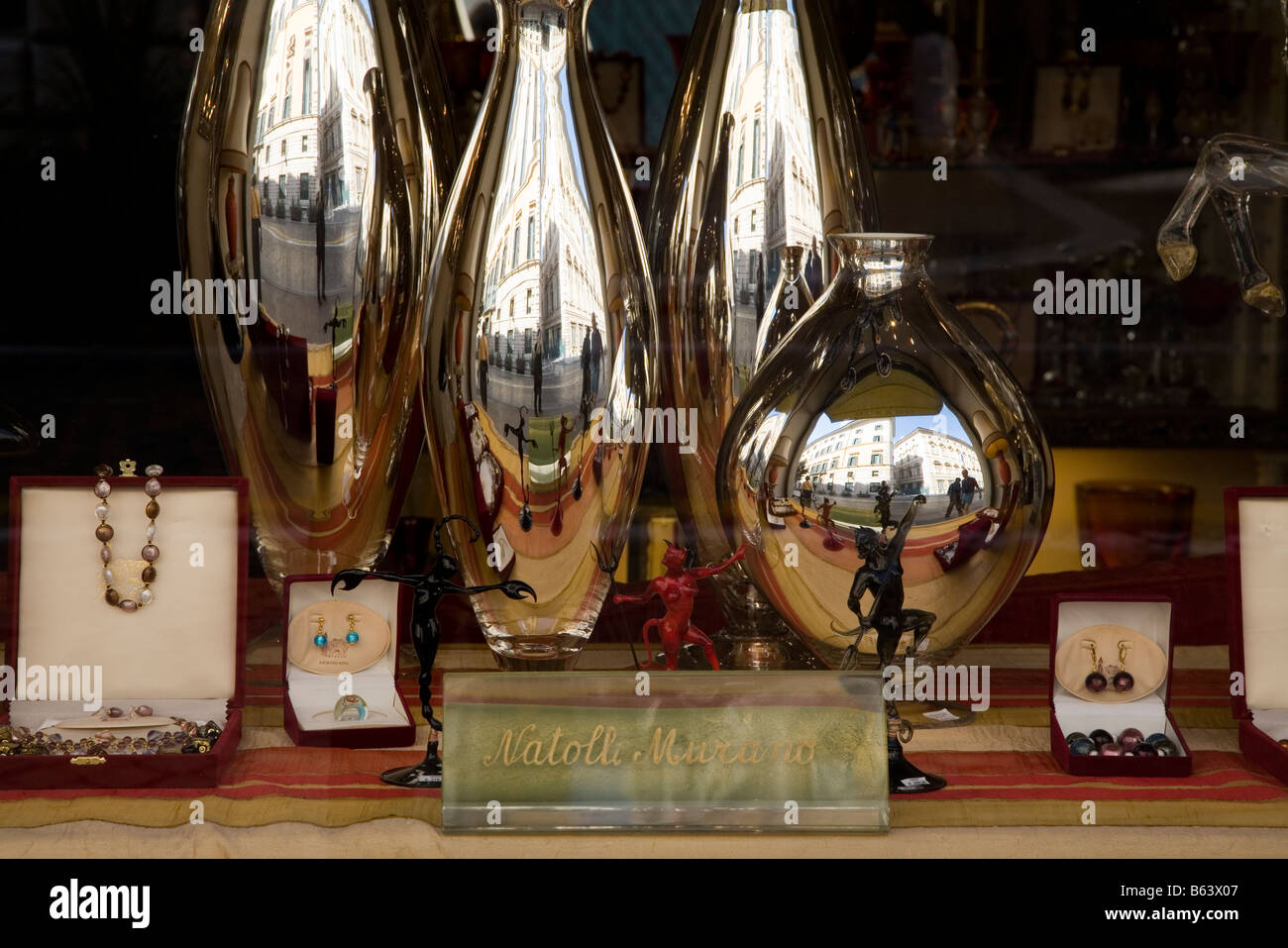 Shop Window Display Vases - Rome Italy Stock Photo - Alamy